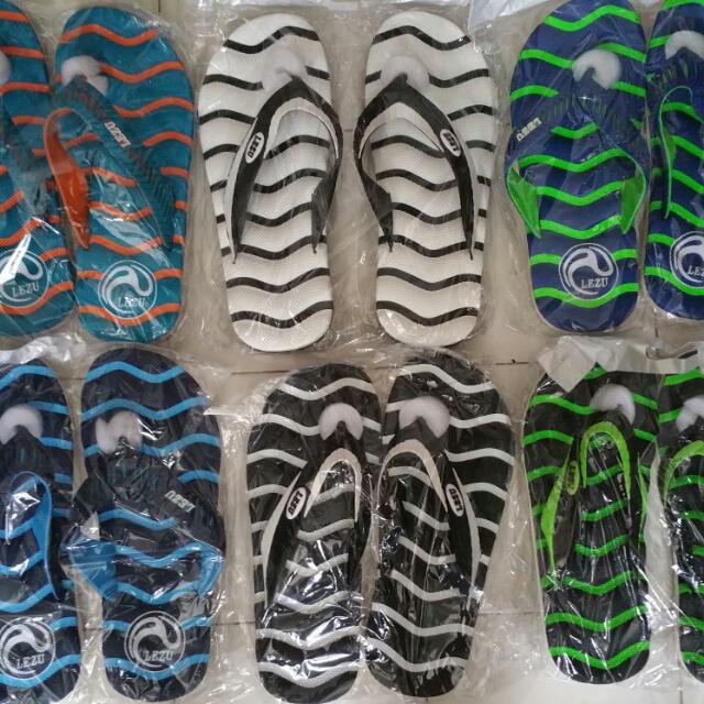 Beach Slippers, Men's Fashion, Footwear, Flipflops and Slides on Carousell