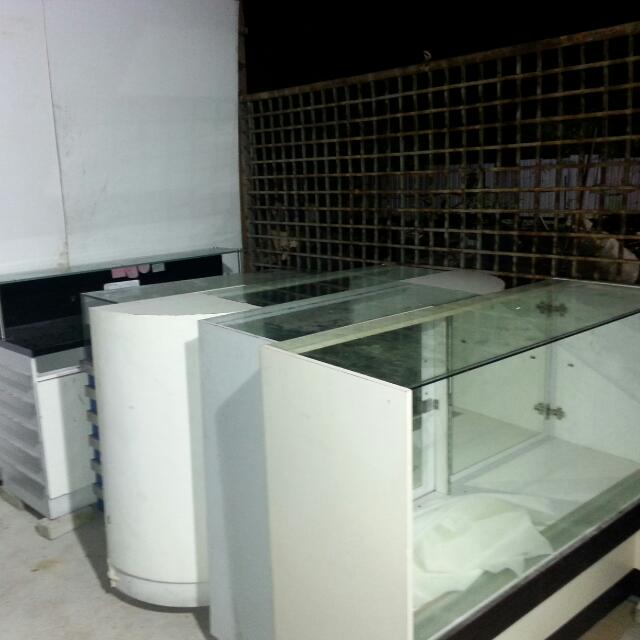 Display Shelp, Furniture & Home Living, Kitchenware & Tableware, Other ...