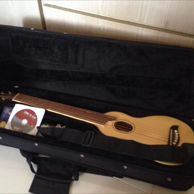 Washburn Rover Travel Guitar With Pickup Installed, Hobbies & Toys ...