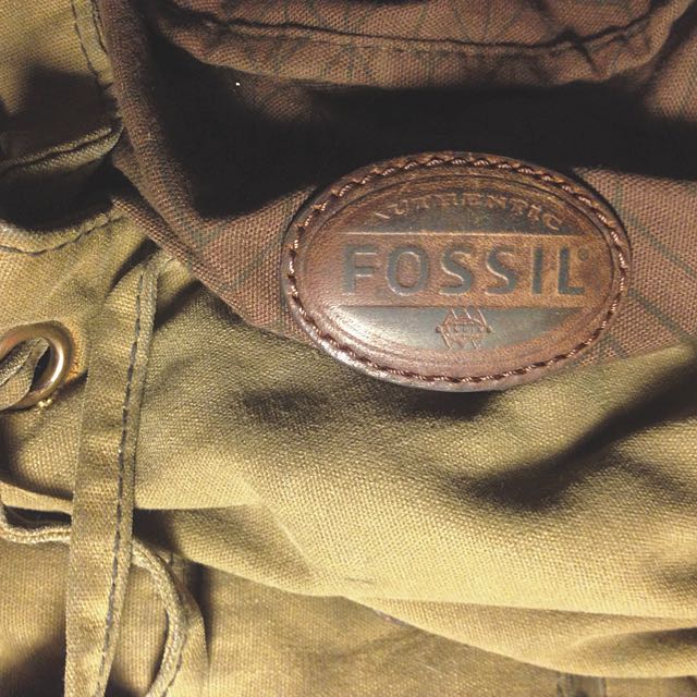 Authentic Vintage Fossil Backpack, Men's Fashion, Bags, Sling Bags on ...