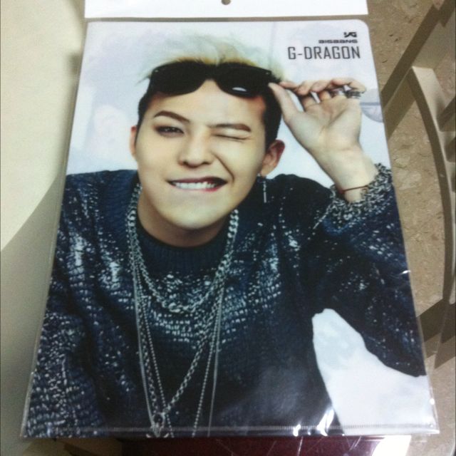 (reserved) G Dragon File, Hobbies & Toys, Memorabilia & Collectibles ...