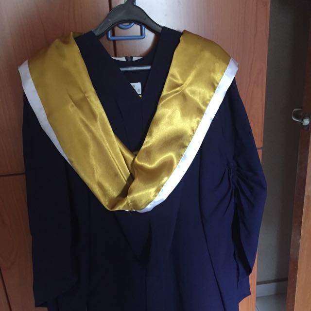 ntu engineering graduation gown Size S / Mortar Board 6.5, Women's ...