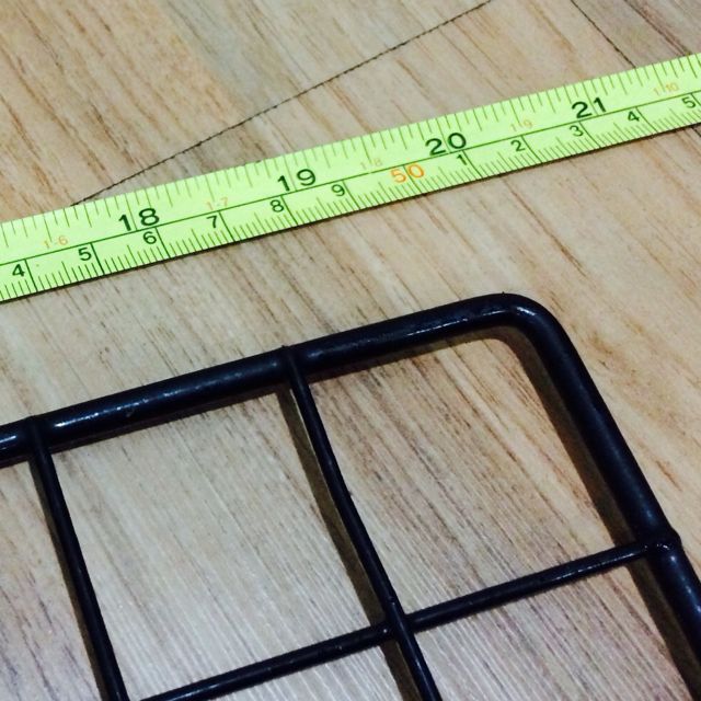 Daiso Metal Frame For Hanging Deco, Furniture & Home Living, Home Decor ...