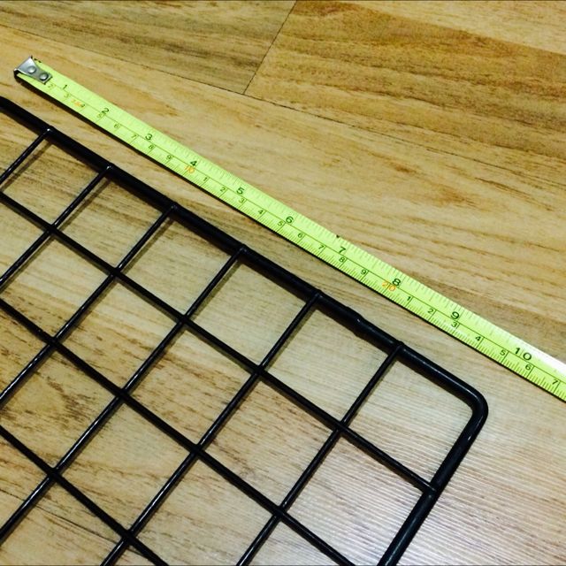 Daiso Metal Frame For Hanging Deco, Furniture & Home Living, Home Decor ...