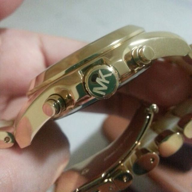 Michael Kors MK5722 (RESERVED), Luxury, Bags & Wallets on Carousell