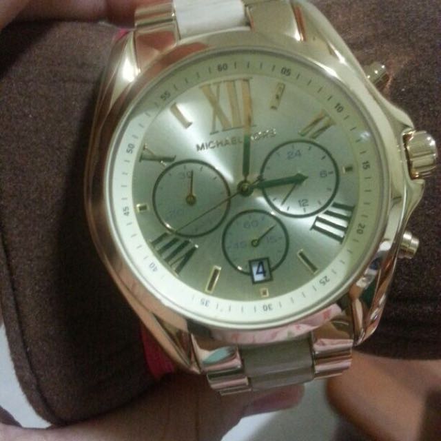 Michael Kors MK5722 (RESERVED), Luxury, Bags & Wallets on Carousell