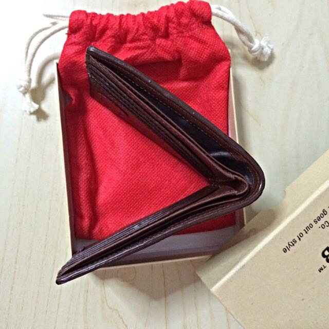 LEVI'S RED TAB Leather Men's Billfold Wallet With Large Logo for SALE ...