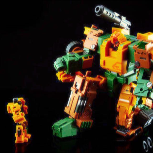 Transformers Fansproject Warbot. WB001 Defender, WB002 Steel Core ...