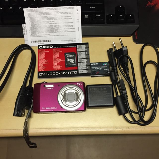 Casio QV-R200 Digital Camera, Photography, Cameras on Carousell