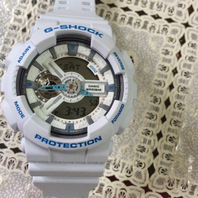 SELLING: WHITE CASIO G-SHOCK, Mobile Phones & Gadgets, Wearables ...