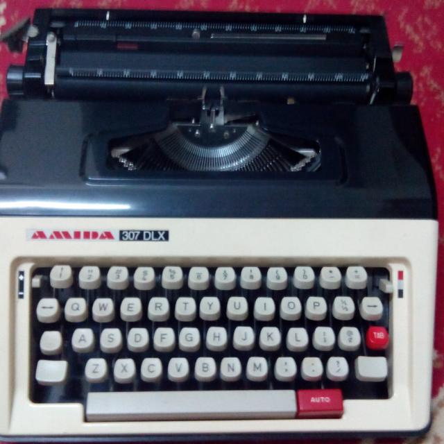 Mesin Taip, Furniture & Home Living, Kitchenware & Tableware, Coffee ...