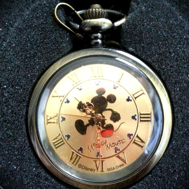 Disney Clock, Furniture & Home Living, Home Decor, Clocks on Carousell