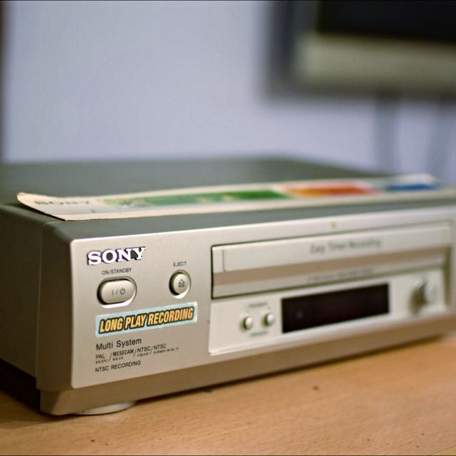 VHS Tape Player, Hobbies & Toys, Memorabilia & Collectibles, Vintage ...