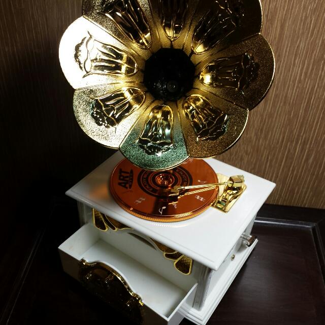 Mini Gramophone- Musical Box, Women's Fashion, Jewelry & Organisers ...