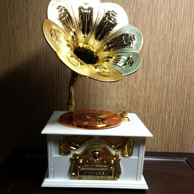 Mini Gramophone- Musical Box, Women's Fashion, Jewelry & Organisers ...