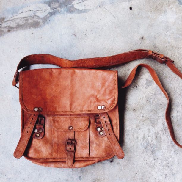 Vintage Leather Messenger Bag, Hobbies & Toys, Memorabilia ...