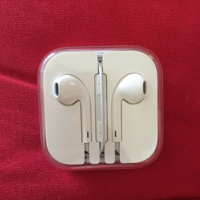 Apple EarPods (with casing ), Computers & Tech, Parts & Accessories ...