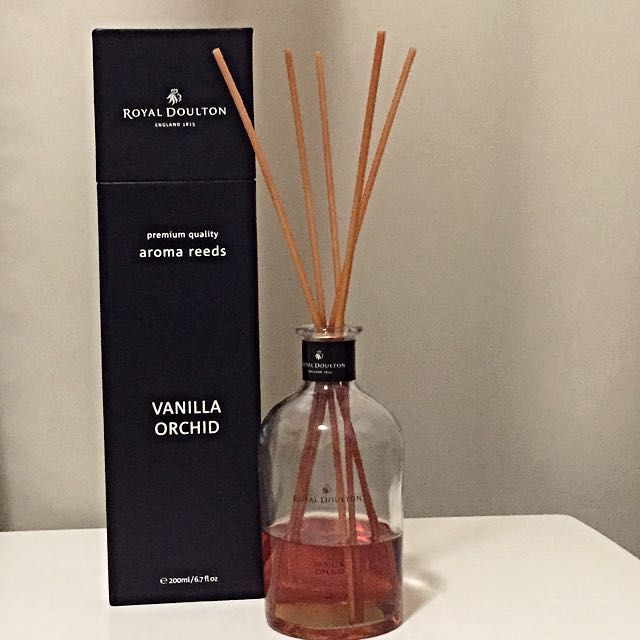Royal Doulton Aroma Diffuser & Reeds Brand New, Furniture on Carousell