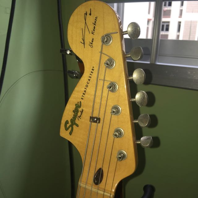 [ReSeRvEd]Squier Stratocaster Sham Kamikaze (With Reverse Headstock ...
