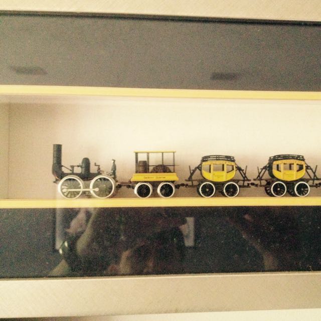 VERY RARE ELECTRIC TRAIN IN A FRAME, Hobbies & Toys, Memorabilia ...