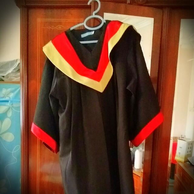 ITE Graduation Robe, Men's Fashion, Tops & Sets, Formal Shirts on Carousell