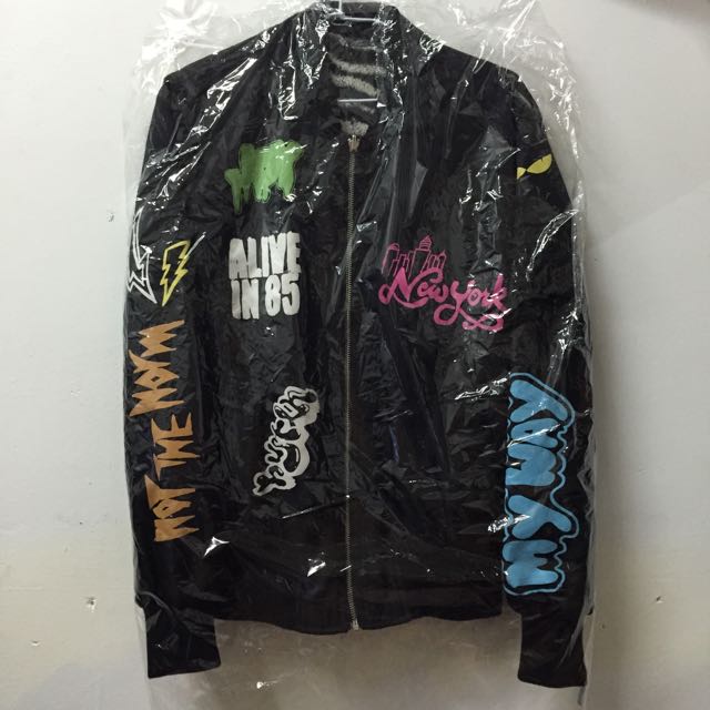 二手 ️ Joyrich 塗鴉ma1 雙面穿, 她的時尚在旋轉拍賣