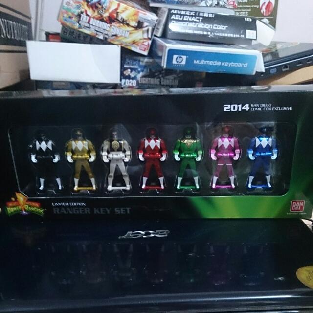 SDCC 2014 Exclusive Mighty Morphin Power Rangers Limited Edition Ranger ...
