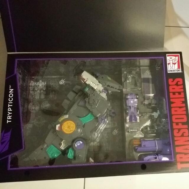 Original Hasbro Transformers Trypticon, Hobbies & Toys, Toys & Games on ...