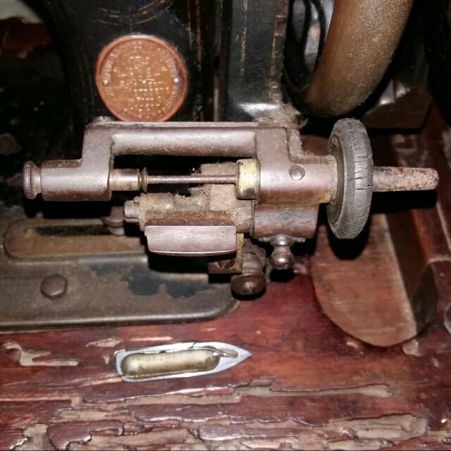 Antique Sewing machines First er N Ross Mann, Hobbies & Toys ...