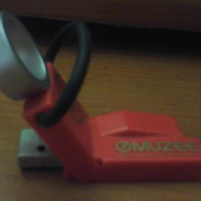 MUZEE 魔力IGD-4 USB 電視棒 / 音樂棒／遊戲棒 多媒體影音工具 隨插即用．終身免月租費，全球網路遊戲+網路電視+網路音樂電台 ...