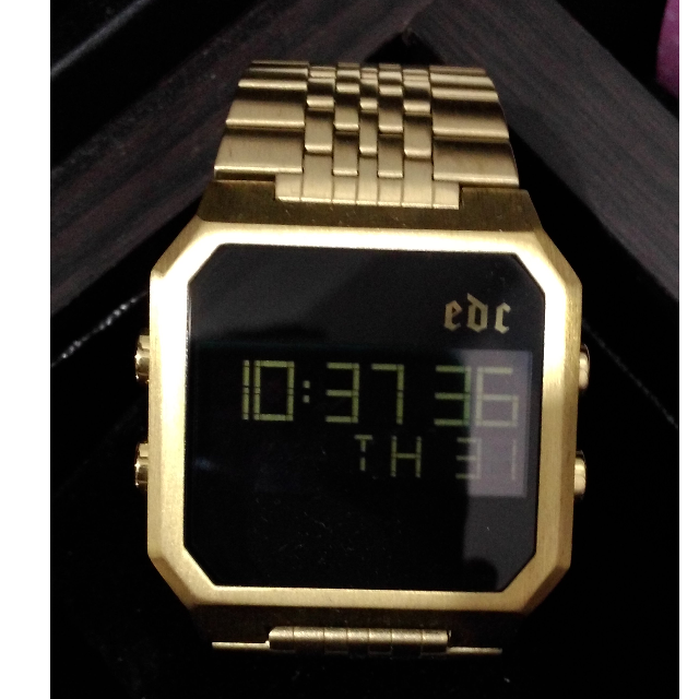 Esprit EDC Retro Digital Watch Gold, Sports Equipment, Exercise ...
