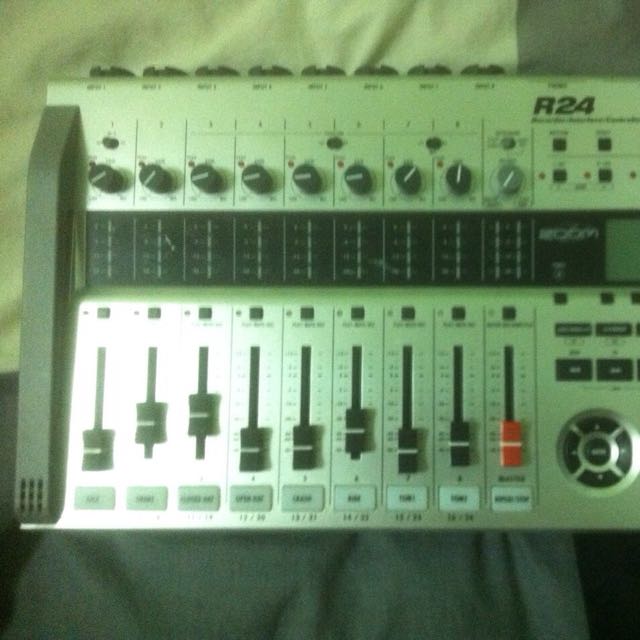 Zoom R24 8 Channel AI, Audio, Soundbars, Speakers & Amplifiers on Carousell