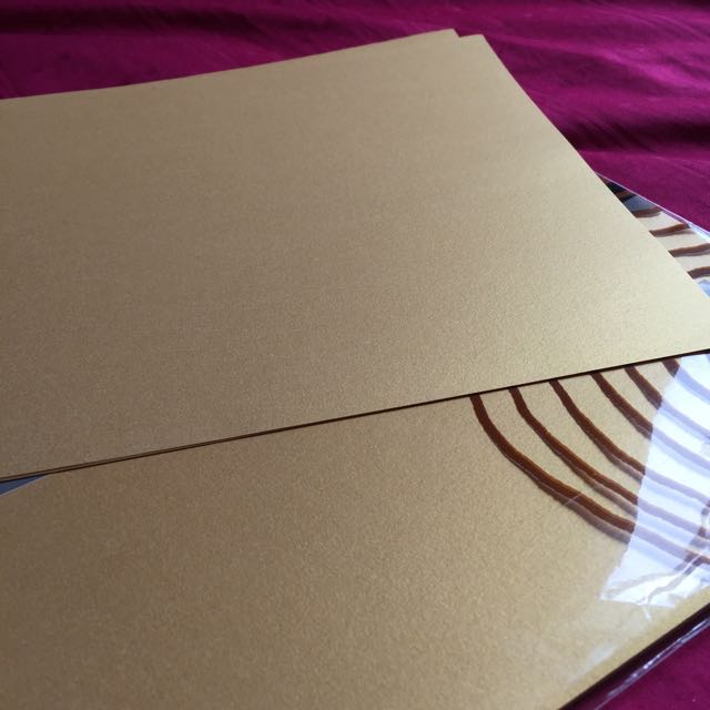 Azone Gold Metallic paper, Hobbies & Toys, Stationery & Craft, Craft ...