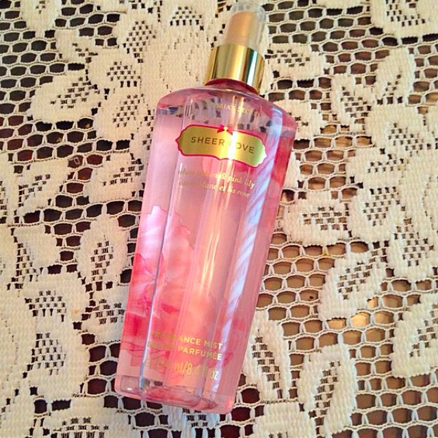 VS Fragrance Mist in Sheer Love, Women's Fashion, New Undergarments ...