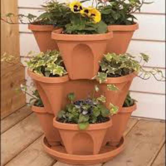Set of 4 TRIO Stacking Plant Pots, Furniture & Home Living, Gardening ...