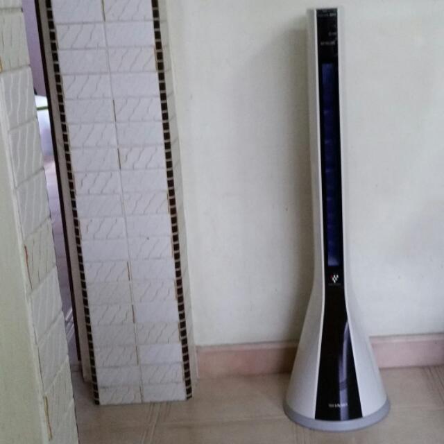 Sharp Plasmacluster Fan, Model IG-ETC1E-W, Furniture & Home Living ...