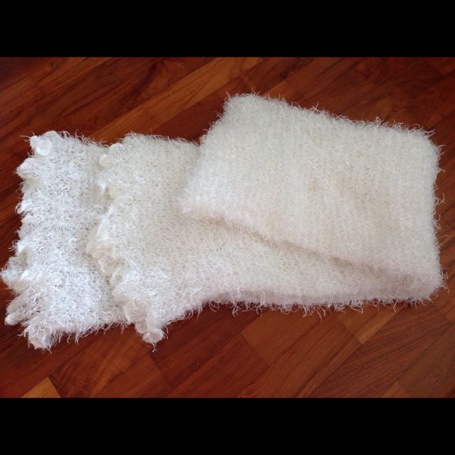 magic scarf, Women's Fashion, Watches & Accessories, Scarves on Carousell