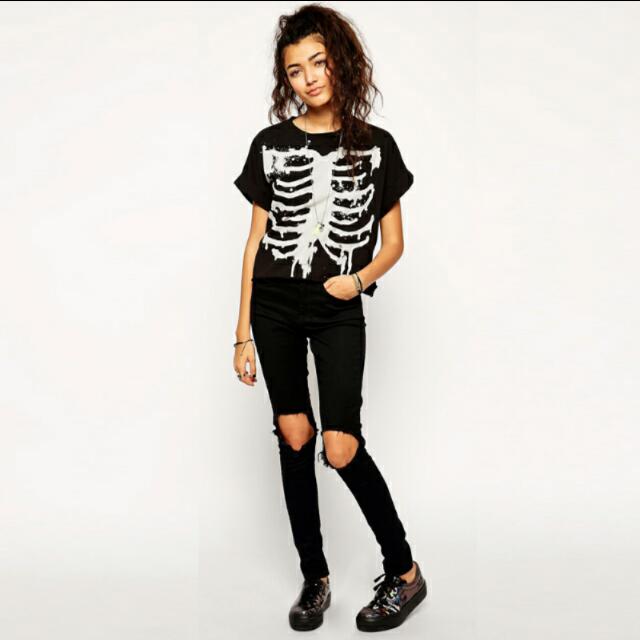 Black Skeleton Crop Top, Women's Fashion, Tops, Sleeveless on Carousell