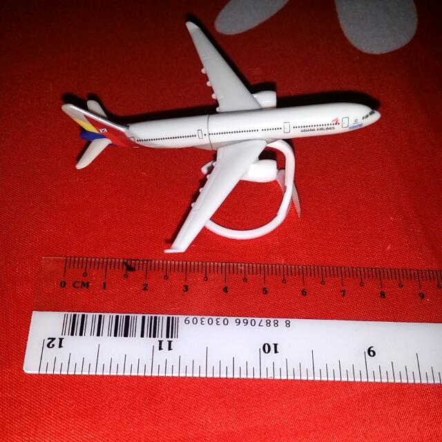 (sold) Airplane Models (Kinder Surprise), Hobbies & Toys, Toys & Games ...