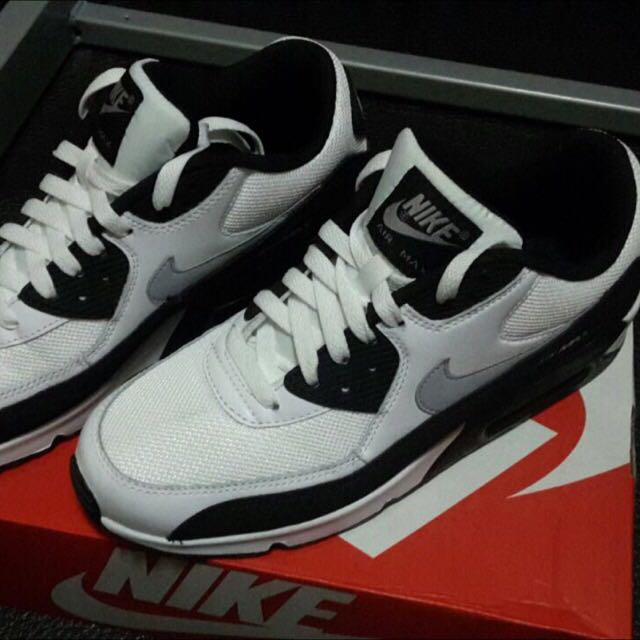 Nike Air Max, Men's Fashion, Footwear, Sneakers on Carousell