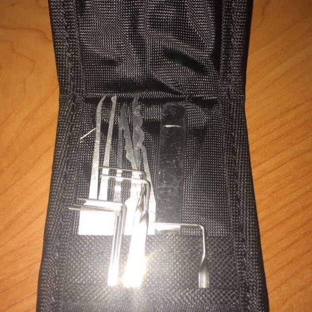 Sparrow Lock Picks Tuxedo Set, Sports Equipment, Exercise & Fitness ...