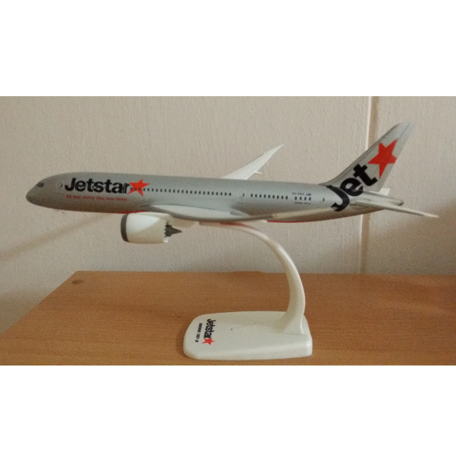 Jetstar Boeing 787 Model Plane, Mobile Phones & Gadgets, Wearables ...