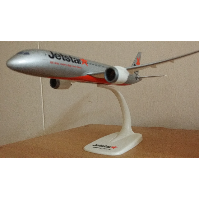 Jetstar Boeing 787 Model Plane, Mobile Phones & Gadgets, Wearables ...