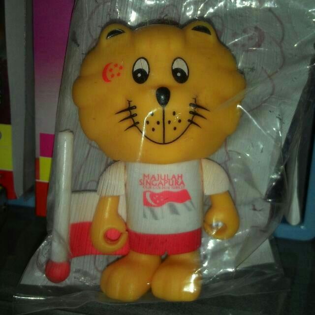 Singa with Singapore Flag. Can trade "), Hobbies & Toys, Toys & Games ...
