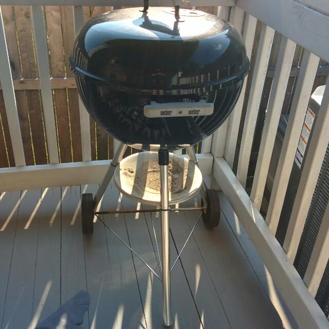 Weber 18" Kettle Charcoal grill with accessories on Carousell
