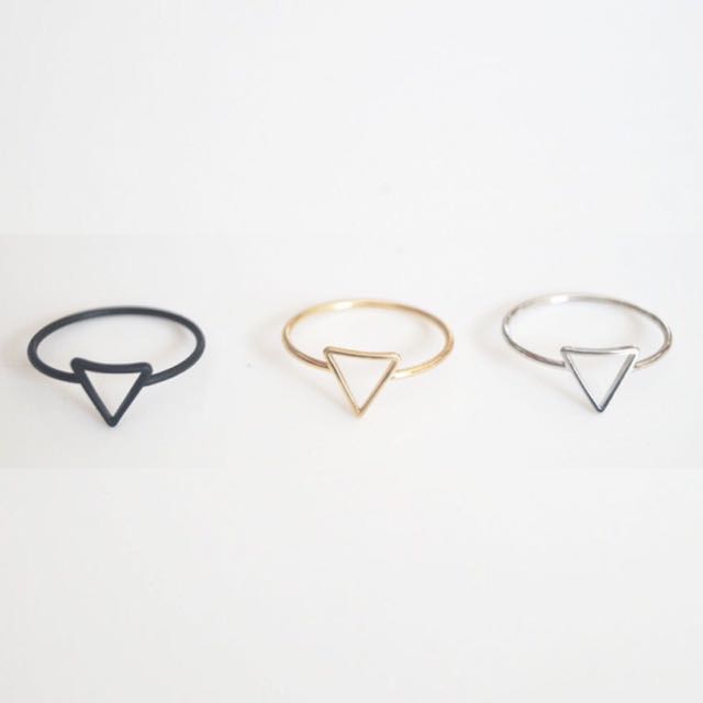 Triangle Ring, Women's Fashion, Jewelry & Organisers, Rings on Carousell