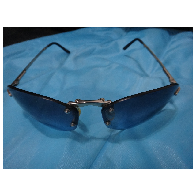 [KARI KANI] 可摺疊 太陽眼鏡 [二手], 香水、美妝、保養, 個人消毒用品在旋轉拍賣