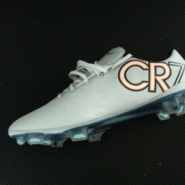 Mecurial CR7 Kids Boot, Sports Equipment, Sports & Games, Racket & Ball ...