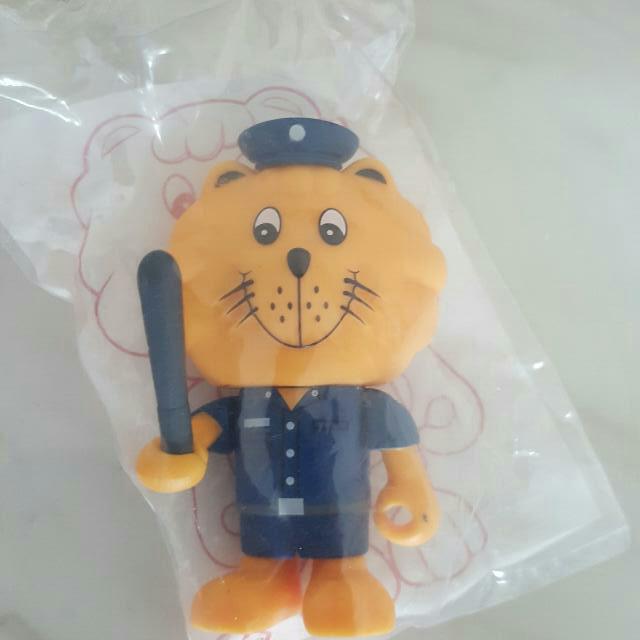 Singa figurines, Hobbies & Toys, Toys & Games on Carousell