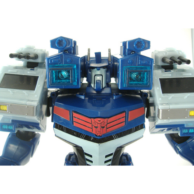 Loose, complete Hasbro Transformers Animated Leader Class Ultra Magnus ...